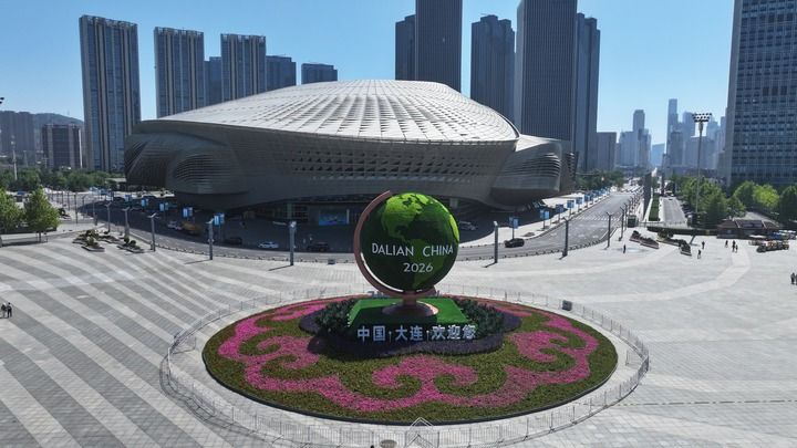 携手二十年，夏季达沃斯见证开放向上的中国-新华网