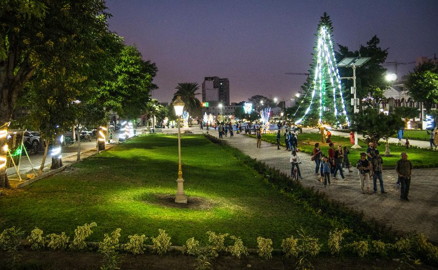 Christmas decorations in Dakar - Xinhua | English.news.cn