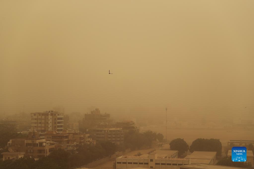 Sandstorm hits Cairo - Xinhua