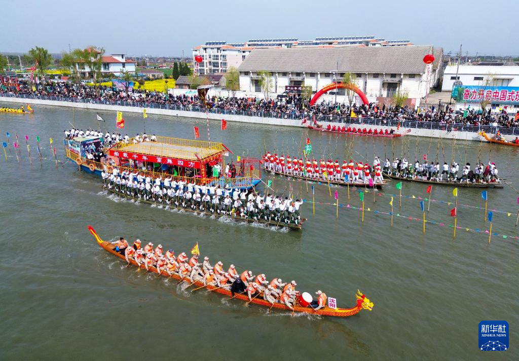 江苏兴化：茅山会船 百舸争流-新华网