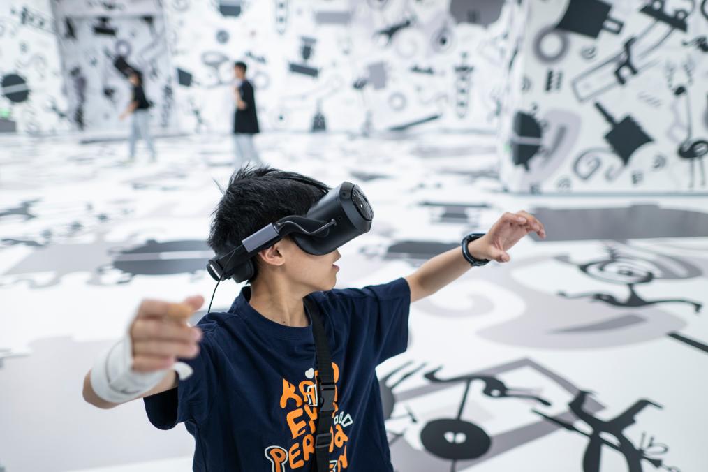 新时代中国调研行之文化中华 | 穿越青铜纪——“国宝”越王勾践剑、曾侯乙编钟首次变身“数字文物”-新华网