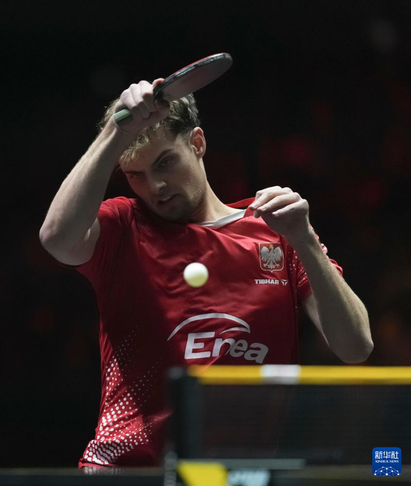WTT中国大满贯赛：王楚钦晋级男单16强-新华网