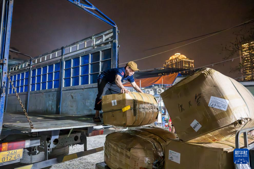 镜头连中外 | 七彩“云花”香飘越南-新华网